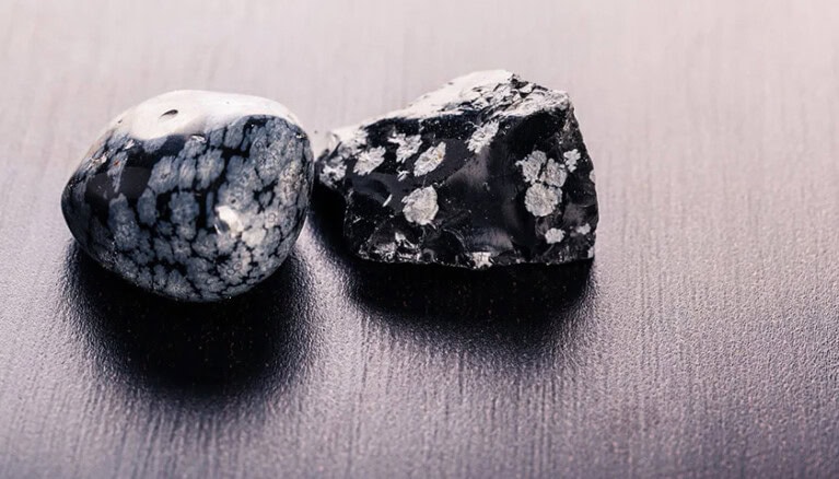 Obsidian Meaning Properties Benefits Uses - Aurora Gems The Crystal ...