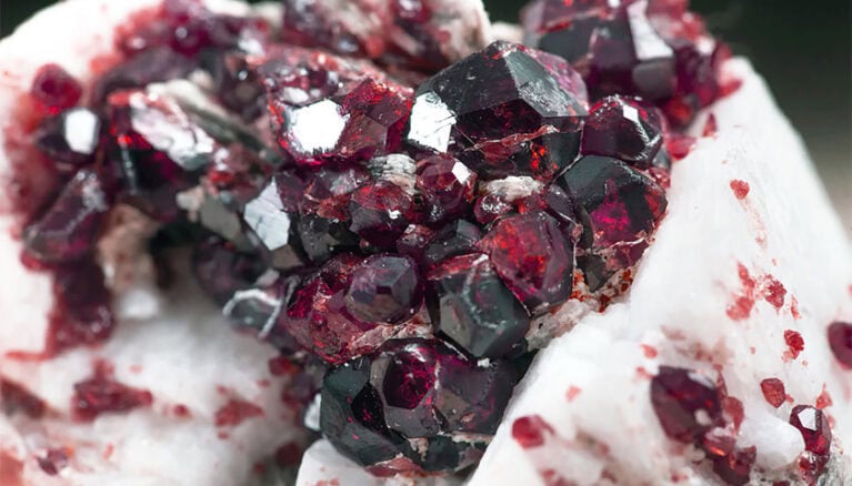 Rhodolite Garnet Meaning Properties Benefits Uses - Aurora Gems The ...
