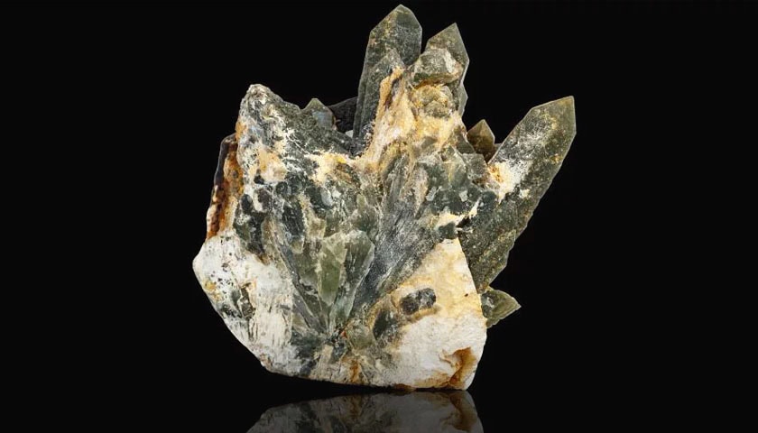 Hedenbergite Meaning Properties Benefits Uses - Aurora Gems The Crystal ...