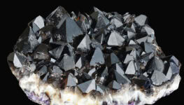 Black Quartz Meaning Properties Benefits Uses - Aurora Gems The Crystal ...