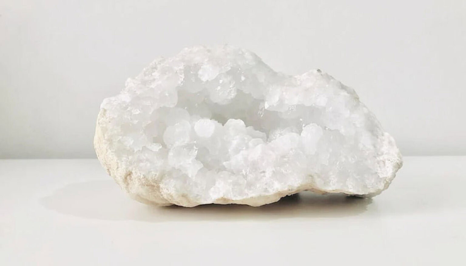 Snow Quartz Meaning Properties Benefits Uses - Aurora Gems The Crystal ...