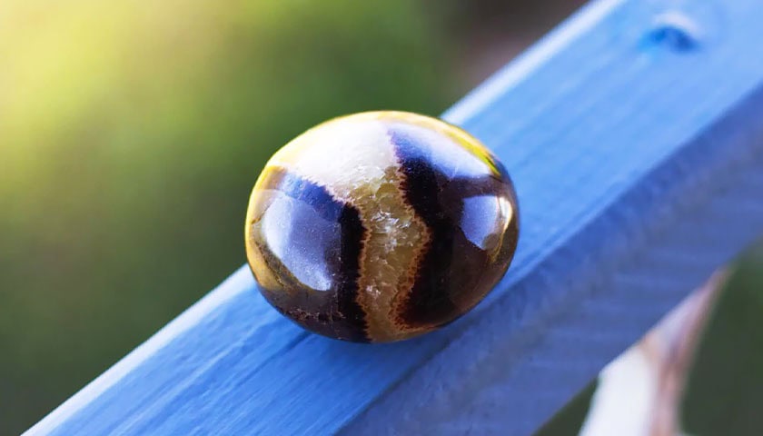 Septarian Meaning Properties Benefits Uses - Aurora Gems The Crystal ...