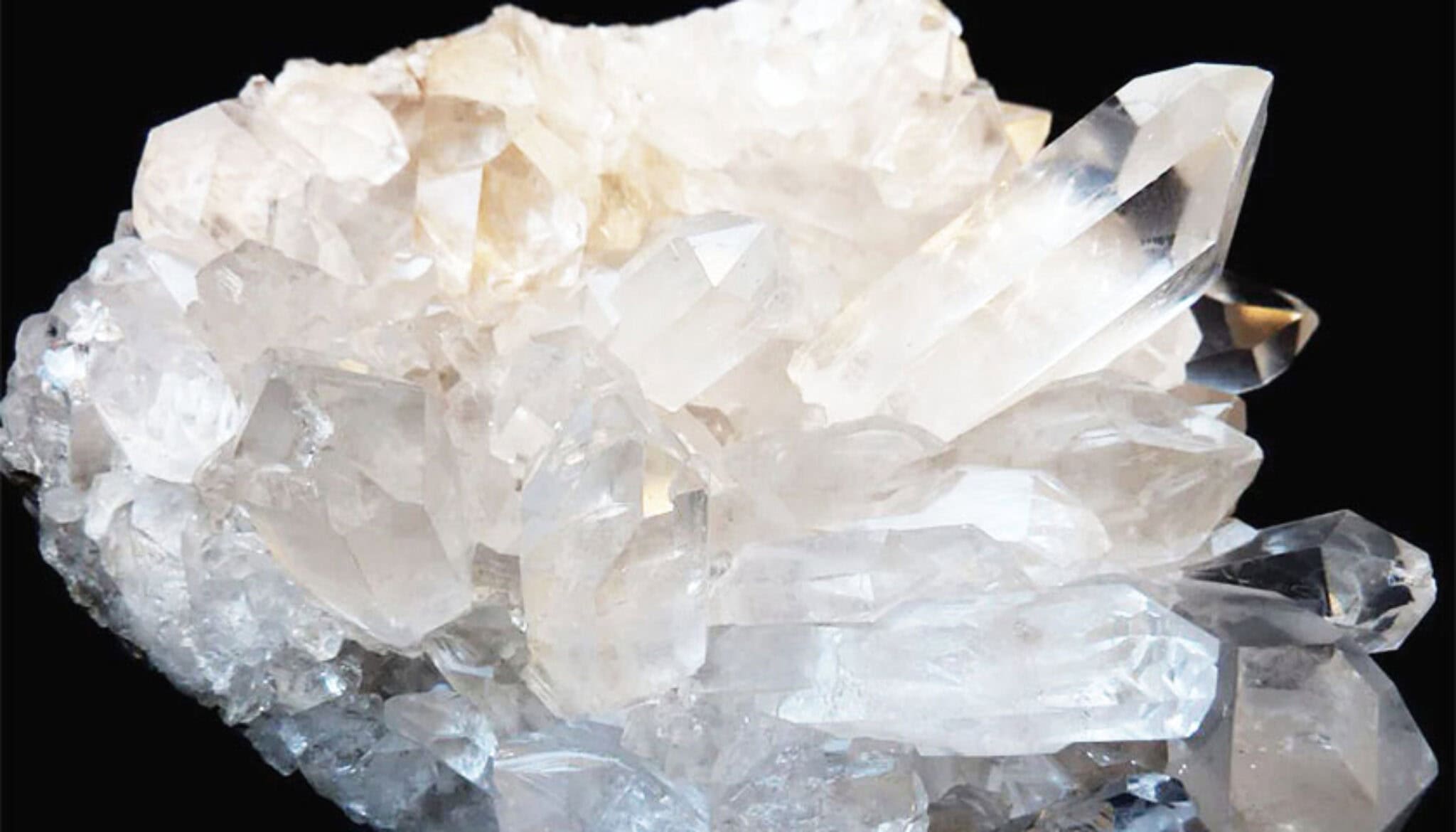 White Quartz Meaning Properties Benefits Uses - Aurora Gems The Crystal ...