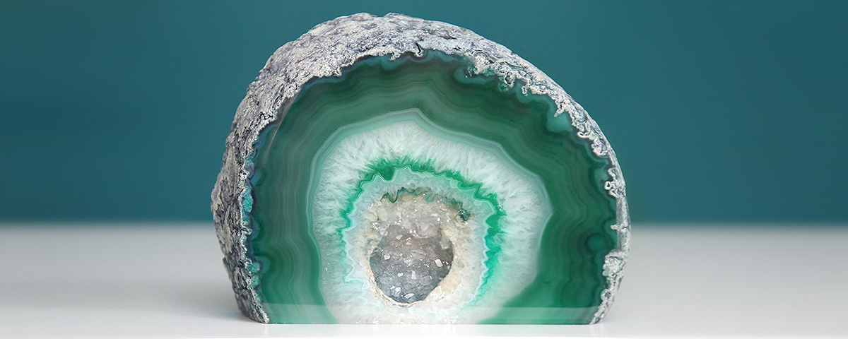 Green Agate Meaning Properties Benefits Uses - Aurora Gems The Crystal ...