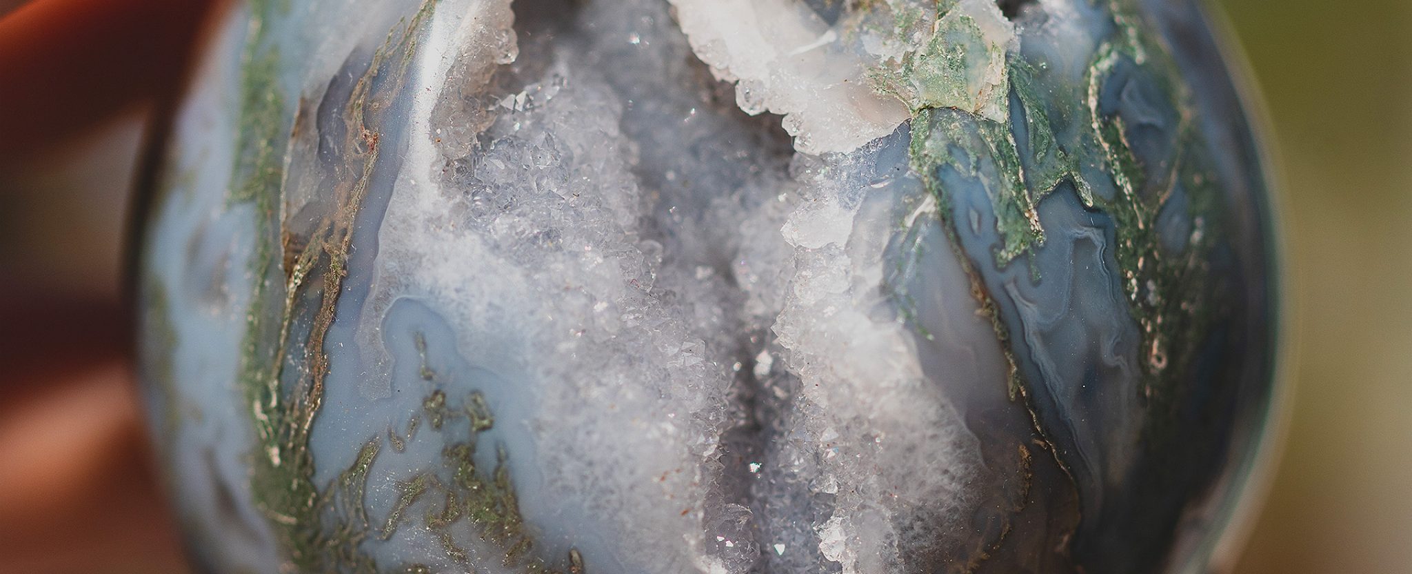 Druzy Agate Meaning Properties Benefits Uses - Aurora Gems The Crystal ...