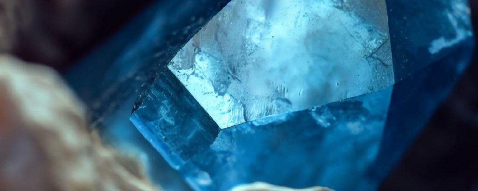 Blue Quartz Meaning Properties Benefits Uses - Aurora Gems The Crystal ...