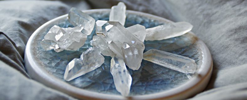 Clear Quartz Meaning Properties Benefits Uses - Aurora Gems The Crystal ...