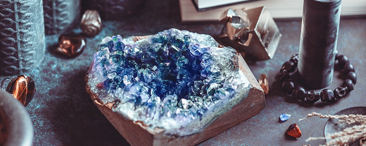 Blue Quartz Meaning Properties Benefits Uses - Aurora Gems The Crystal ...