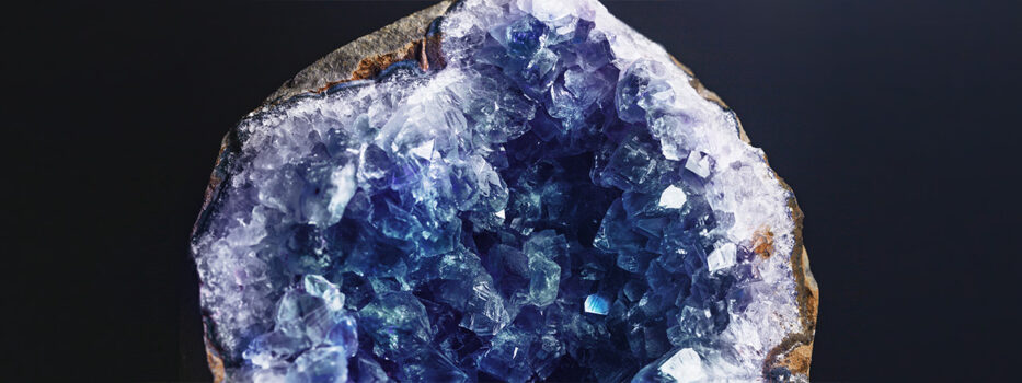 Blue Citrine Meaning Properties Benefits Uses - Aurora Gems The Crystal ...