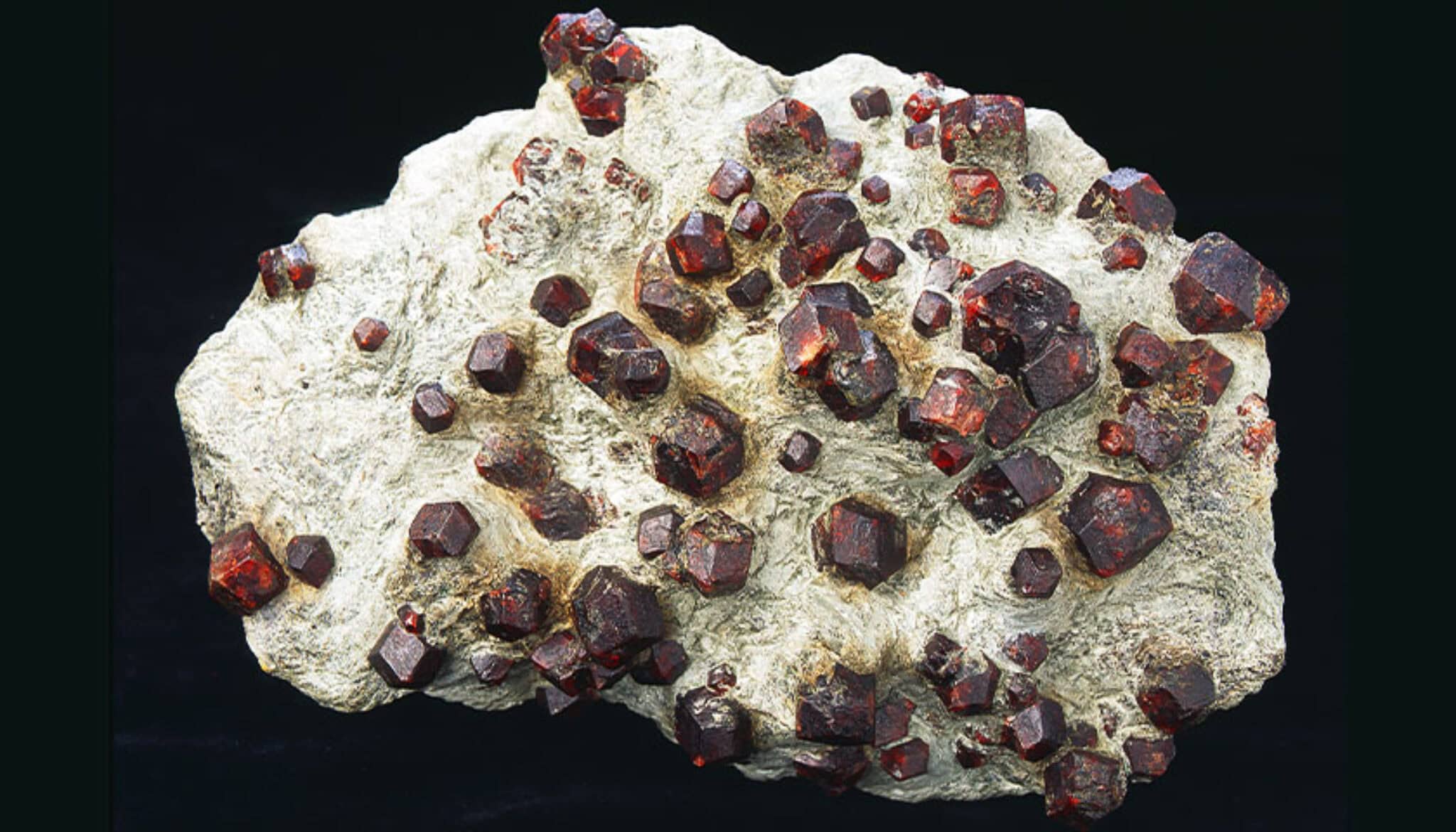 Almandine Garnet Meaning Properties Benefits Uses - Aurora Gems The ...