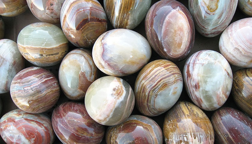 Banded Onyx Meaning Properties Benefits Uses - Aurora Gems The Crystal ...