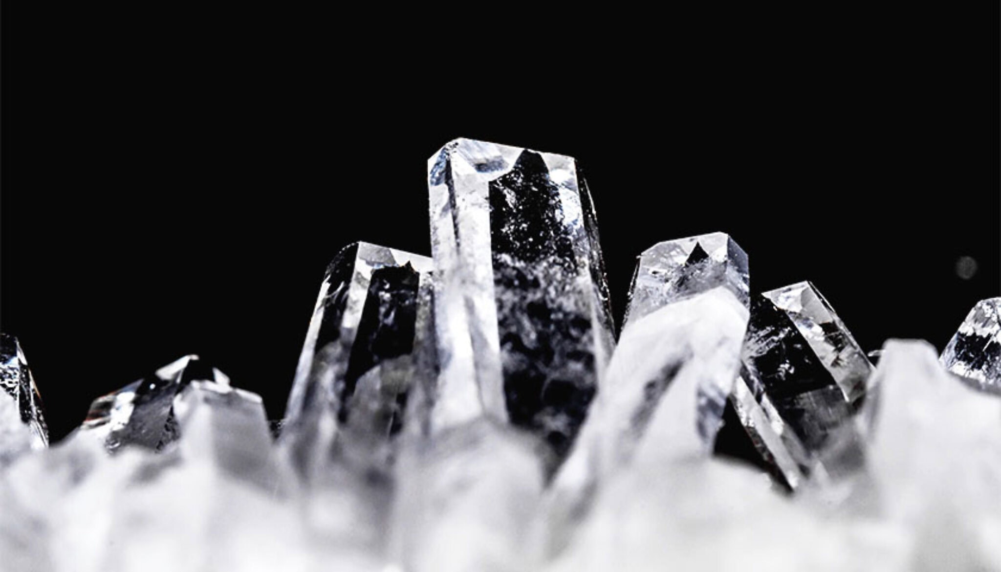 Clear Quartz Meaning Properties Benefits Uses - Aurora Gems The Crystal ...