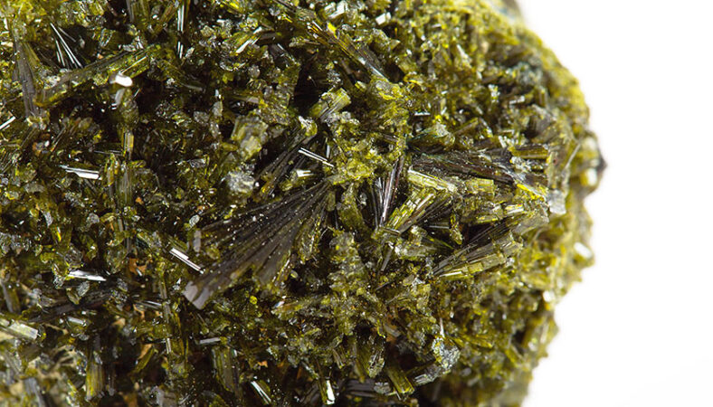 Epidote Meaning Properties Benefits Uses - Aurora Gems The Crystal ...