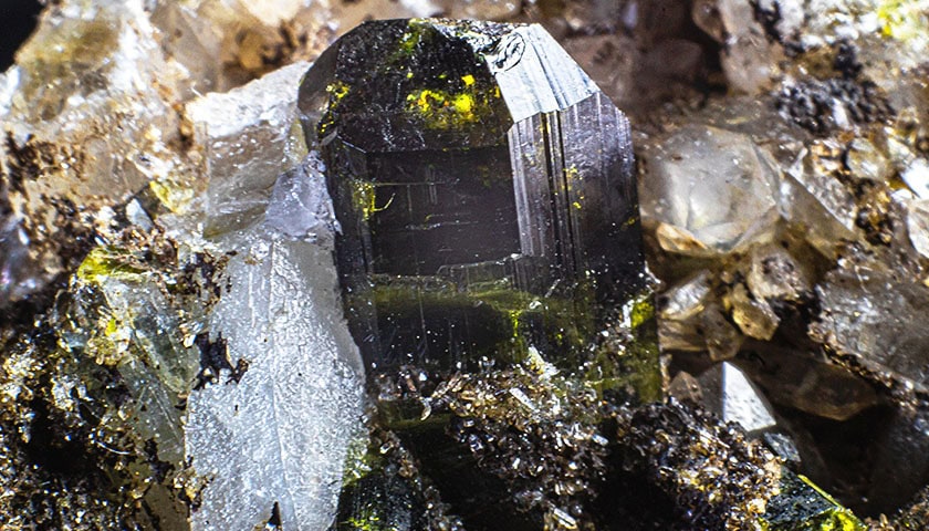 Epidote Meaning Properties Benefits Uses - Aurora Gems The Crystal ...