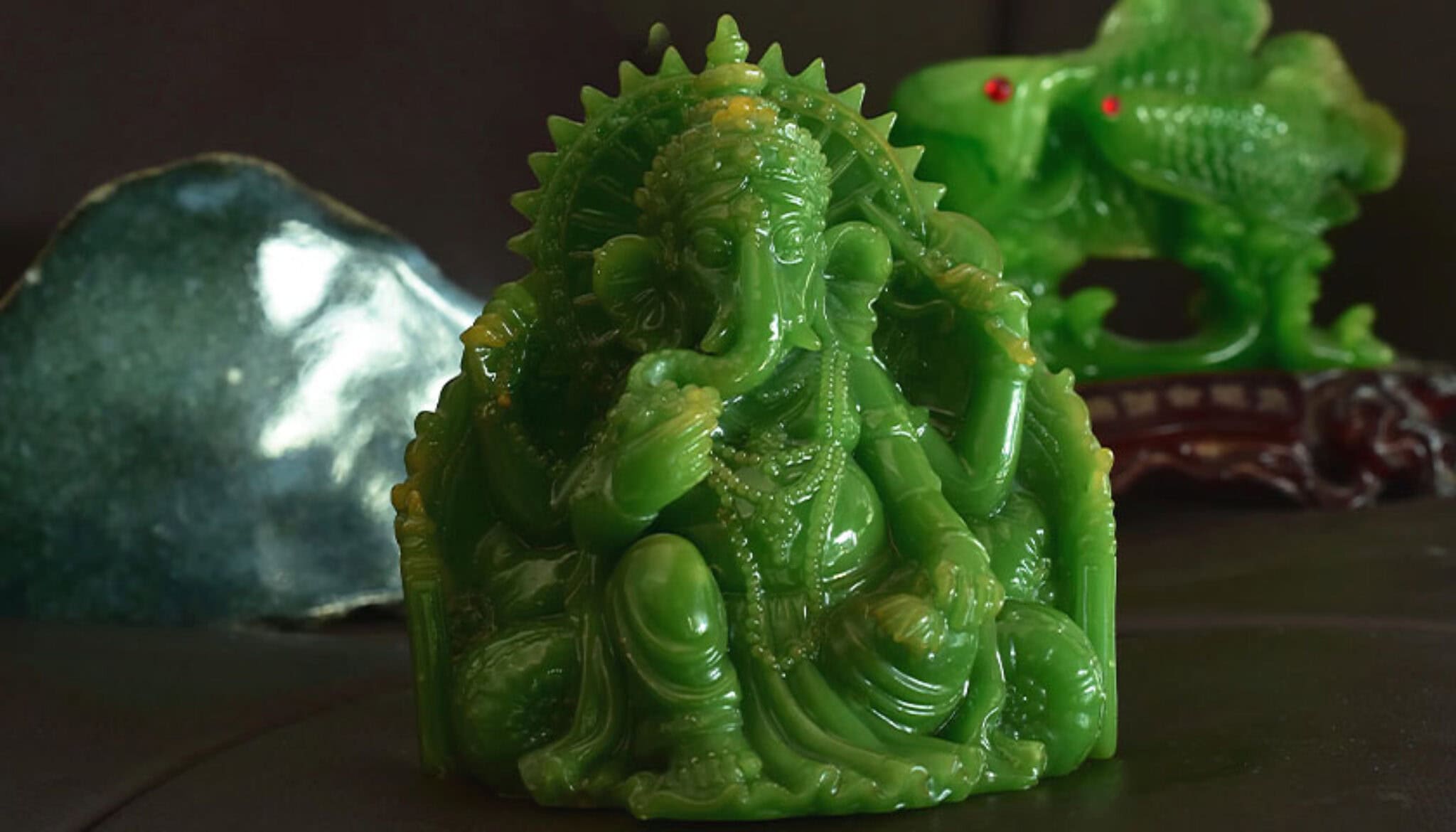 Green Jade Meaning Properties Benefits Uses - Aurora Gems The Crystal ...