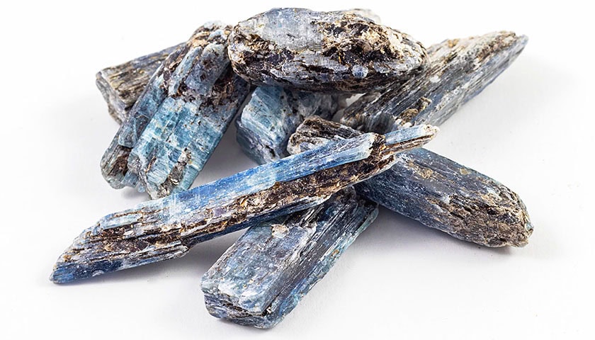 Kyanite Meaning Properties Benefits Uses - Aurora Gems The Crystal ...