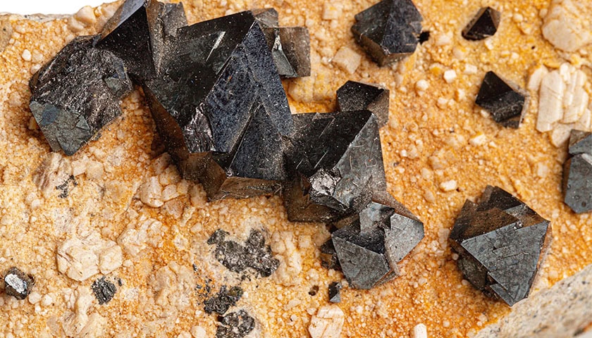 Magnetite Meaning Properties Benefits Uses - Aurora Gems The Crystal ...