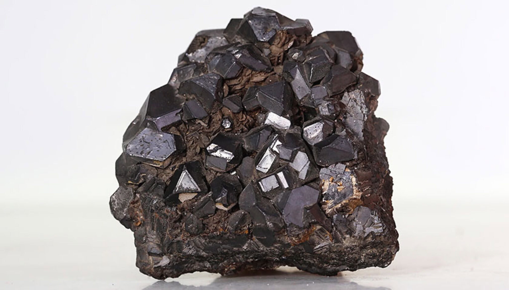 Magnetite Meaning Properties Benefits Uses - Aurora Gems The Crystal ...