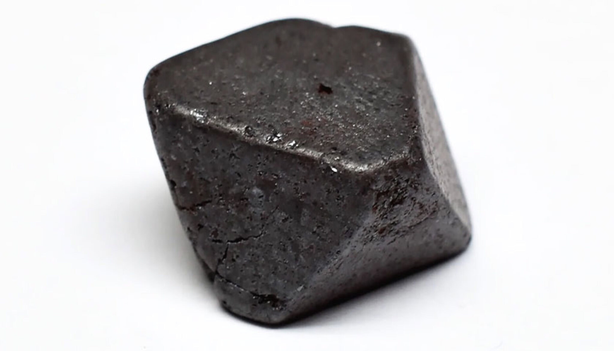 Magnetite Meaning Properties Benefits Uses - Aurora Gems The Crystal ...