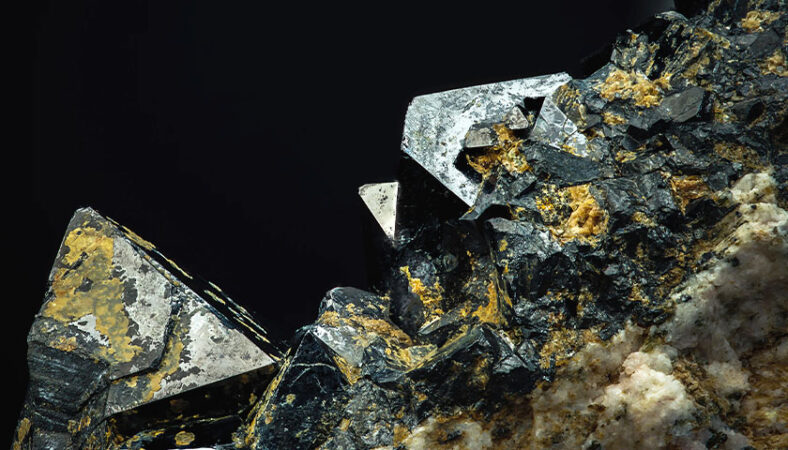 Magnetite Meaning Properties Benefits Uses - Aurora Gems The Crystal ...