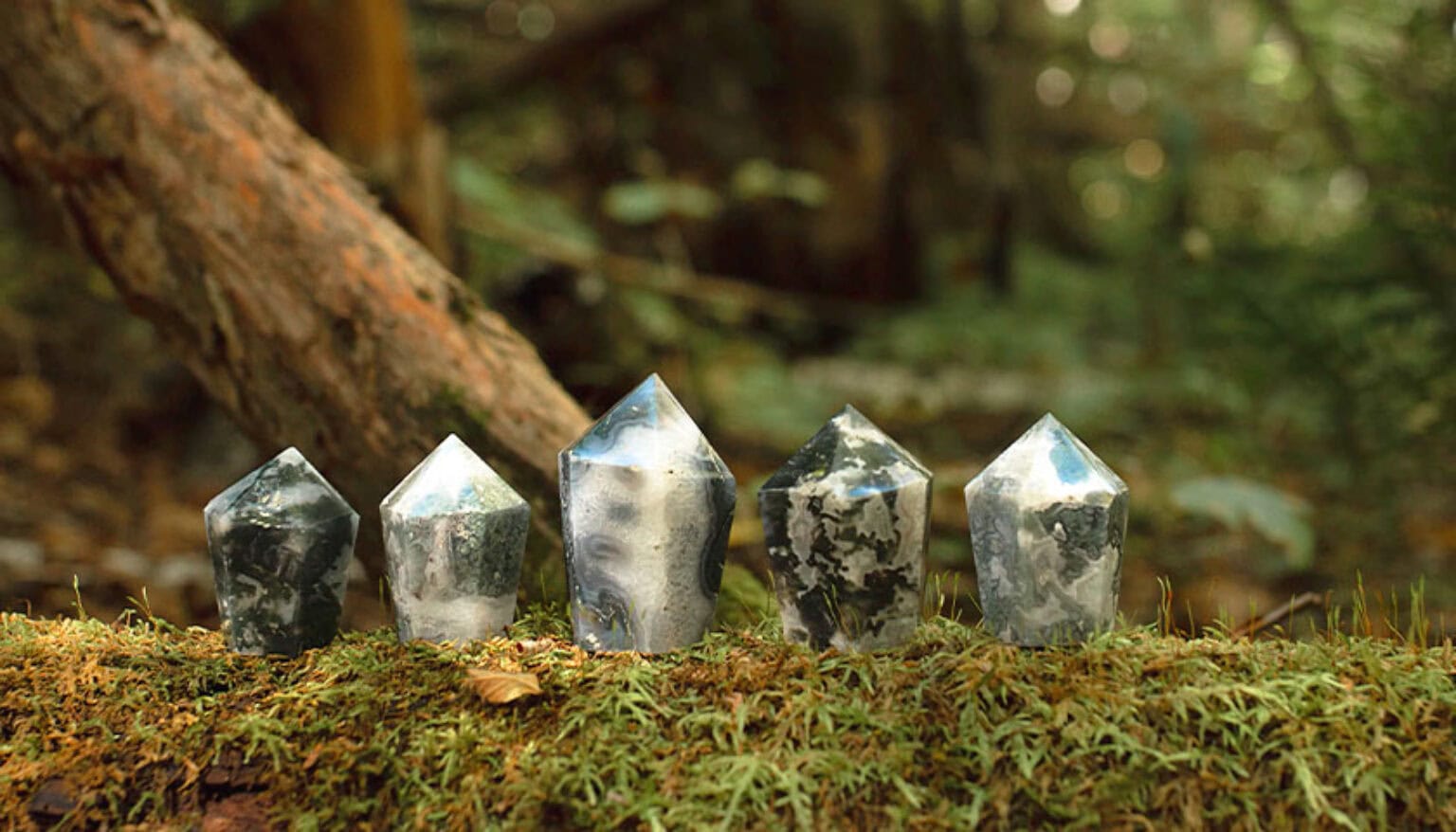 Moss Agate Meaning Properties Benefits Uses - Aurora Gems The Crystal ...