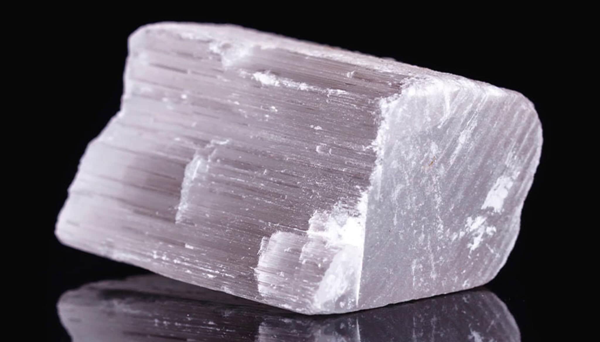 Selenite Meaning Properties Benefits Uses - Aurora Gems The Crystal ...