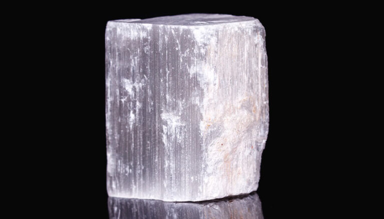 Selenite Meaning Properties Benefits Uses - Aurora Gems The Crystal ...