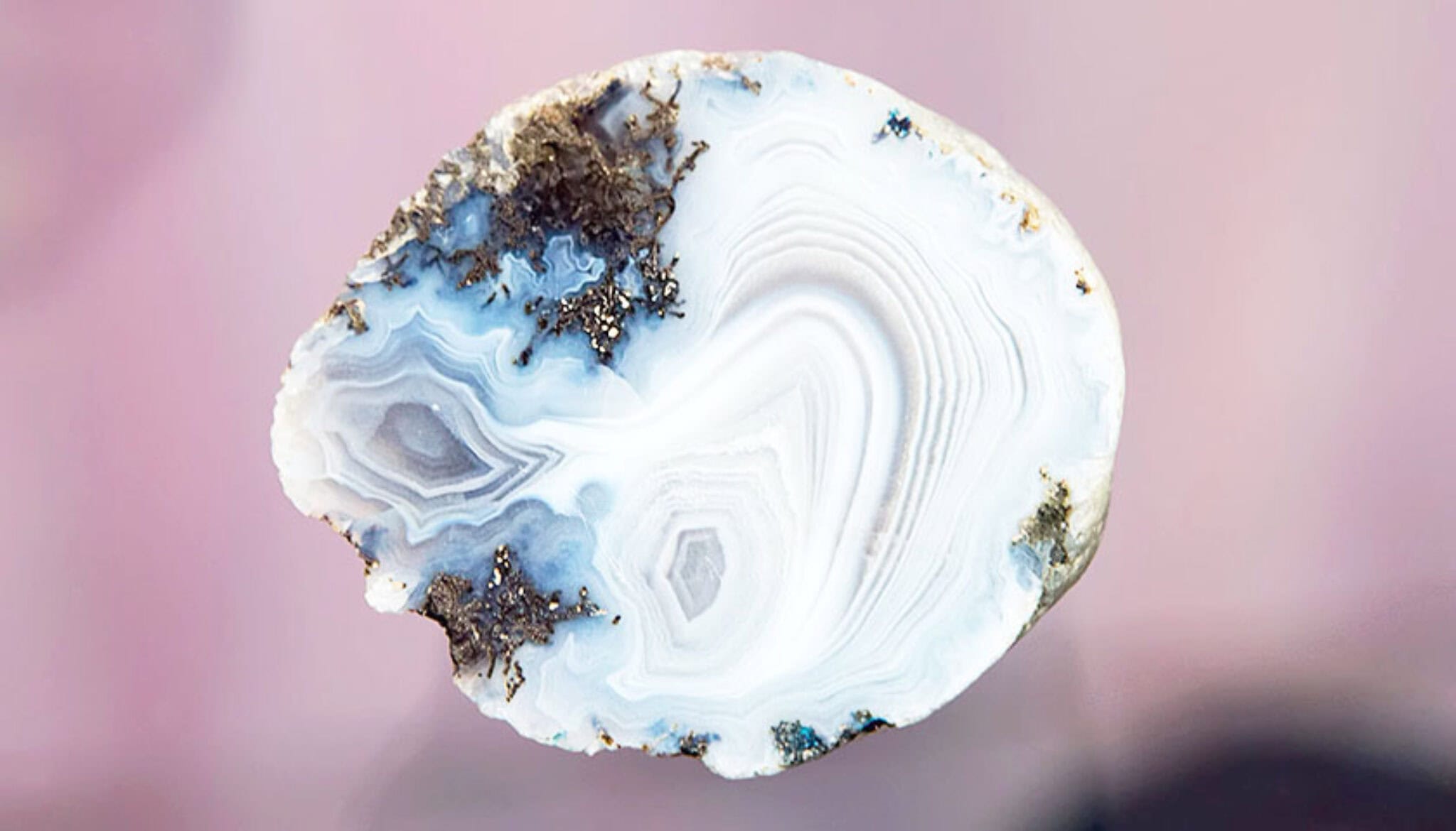 White Agate Meaning Properties Benefits Uses - Aurora Gems The Crystal ...