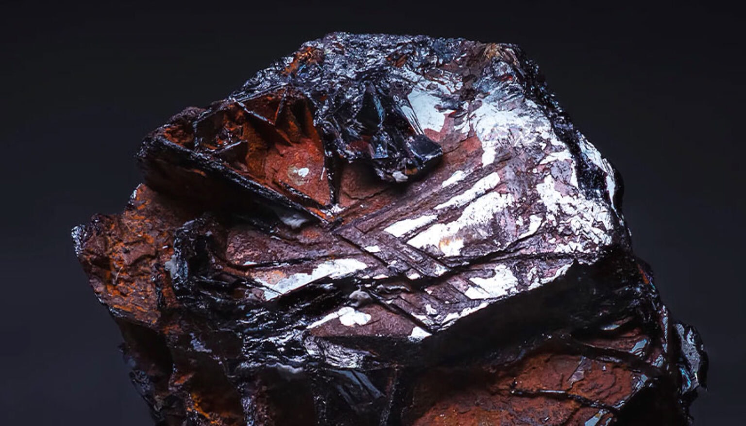 Hematite Meaning Properties Benefits Uses - Aurora Gems The Crystal ...