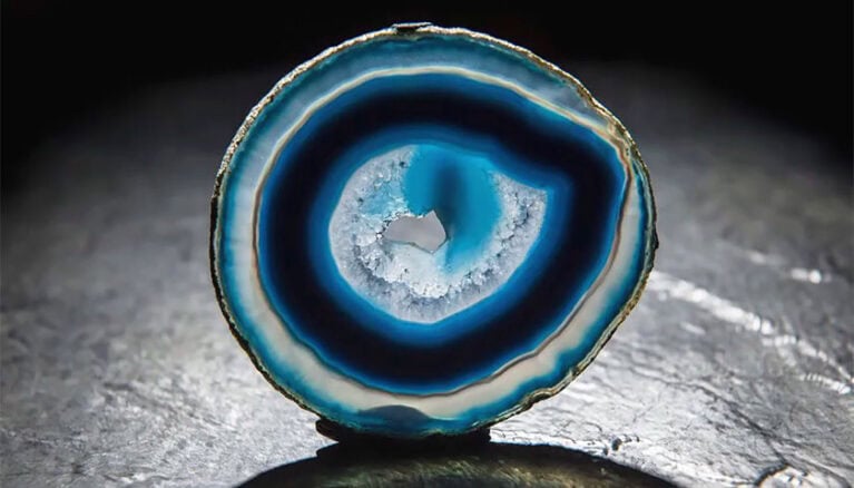Blue Agate Meaning Properties Benefits Uses - Aurora Gems The Crystal ...