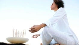 Snow Quartz Meaning Properties Benefits Uses - Aurora Gems The Crystal ...